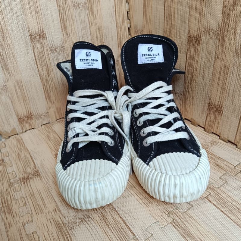 Excelsior shoes in perfect condition | Shopee Philippines