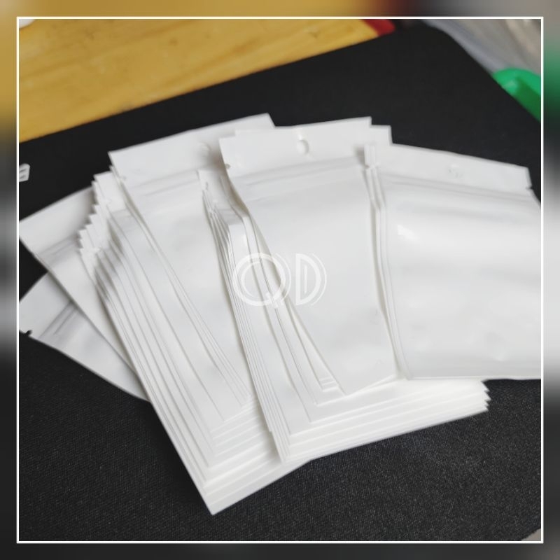 Contains 10 pcs of 7x10 cm plastic stickers, ziplock model that can be ...