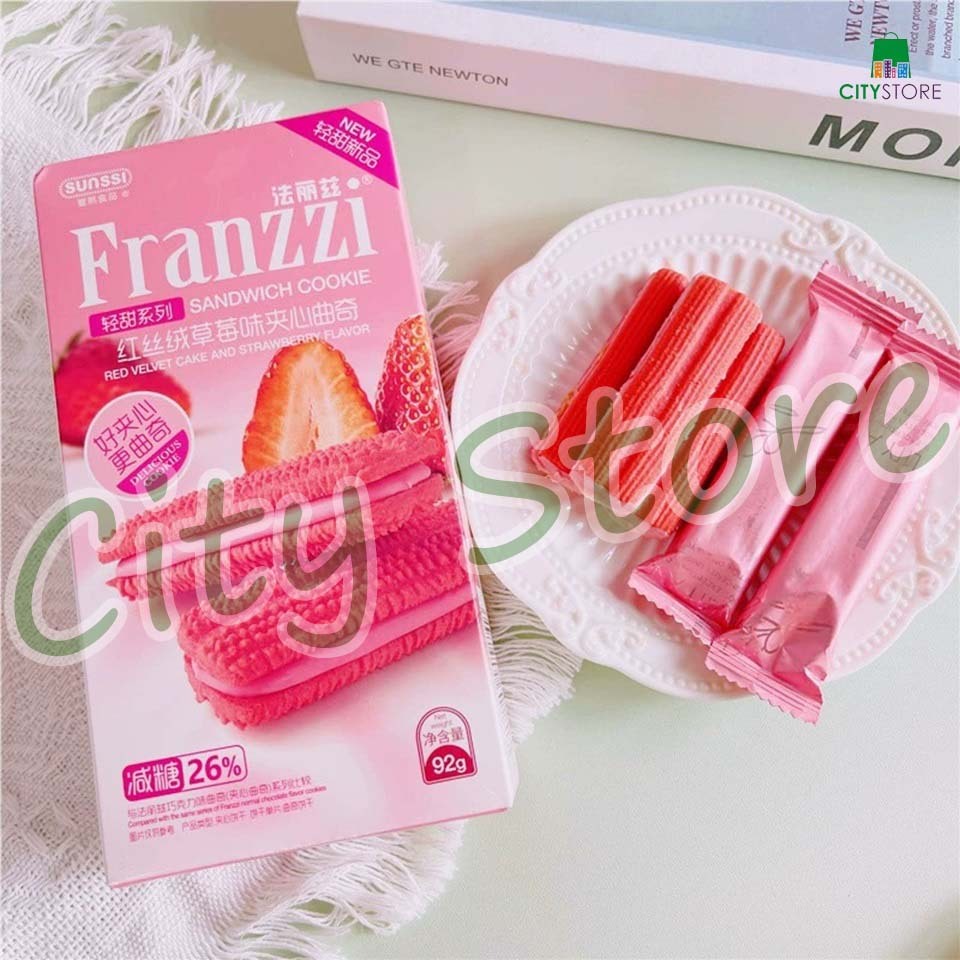 Biscuit Franzzi Sandwich Red Velvet and Strawberry Flavor - Biscuit ...