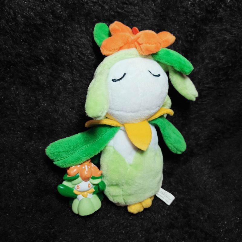Pokemon LILIGANT Doll KUTTARI ORIGINAL POKEMON CENTER free POKEMON ...