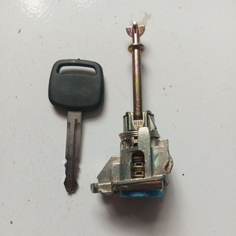 1 PC FRONT DOOR LOCK KIJANG INNOVA HILUX VIGO FORTUNER RUSH TERIOS ...