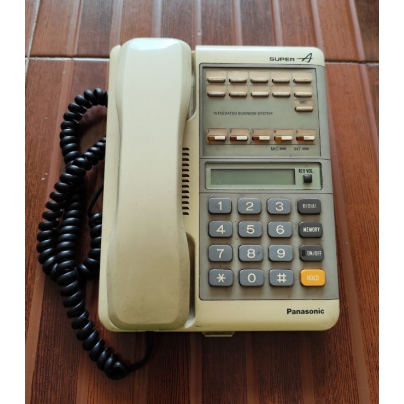 Vintage 22X17 table telephone display available in 4 pcs, unit price ...