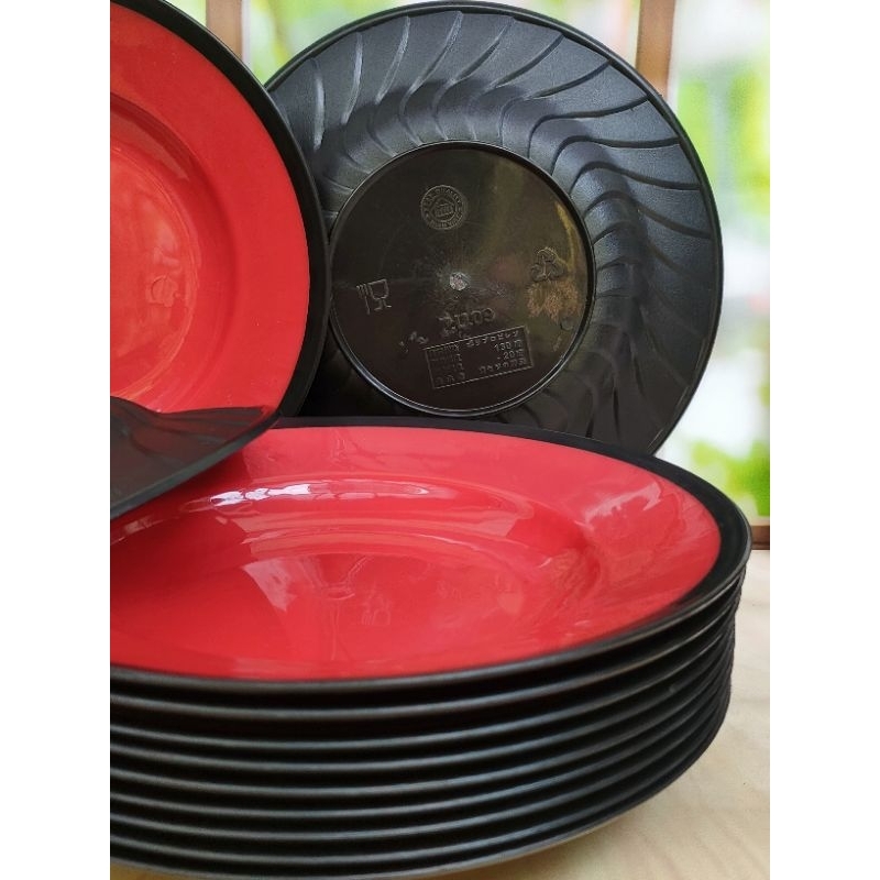 12pcs round plain black plastic dinner plates with carved thread models ...