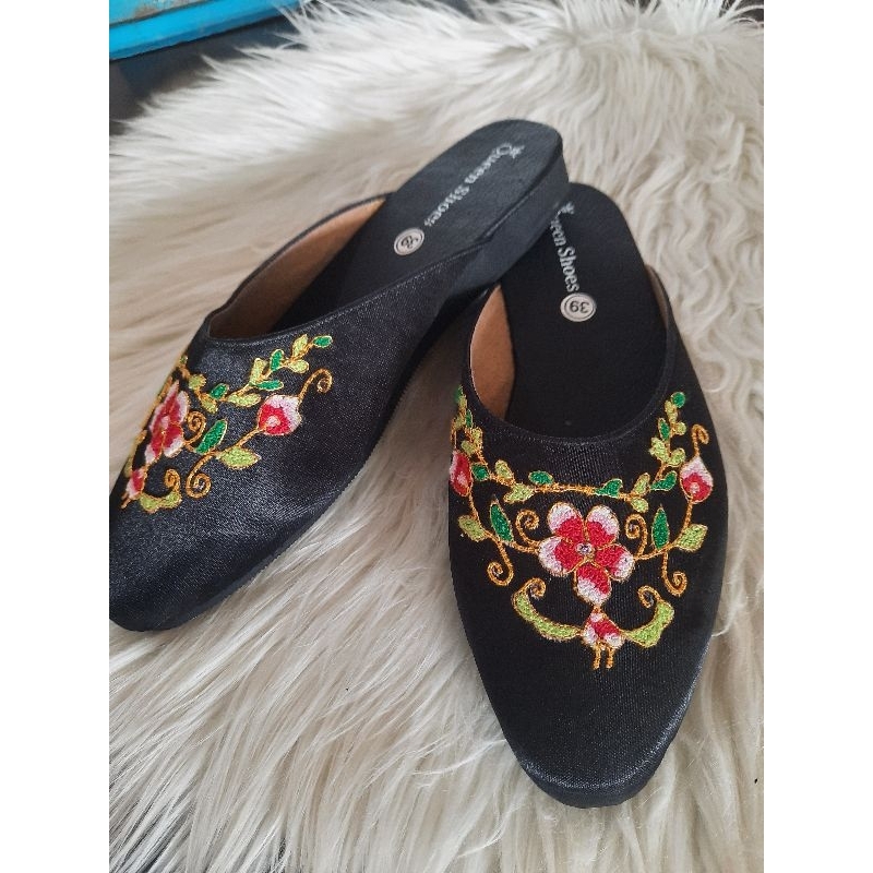 Pin Head Embroidery Sandals, bundo kanduang Sandals, minang Girl's ...