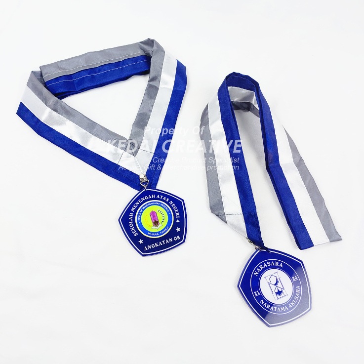 Graduation Medal / Graduation Necklace / Gordon Graduation Acrylic Rope ...