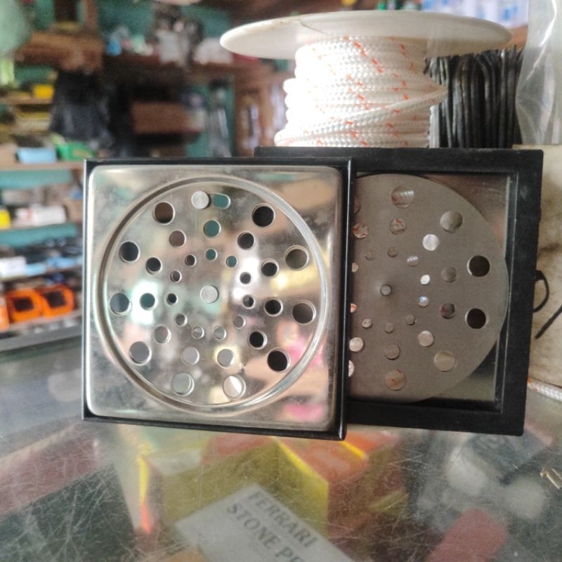 Toilet Clog Cover Bathroom Drain Hole Iron Can Be Opened and Close Good ...