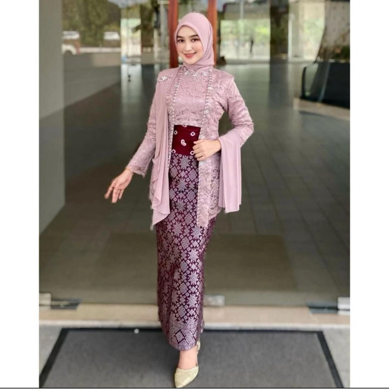 Laksmi kutubaru Kebaya One Set Top Skirt Span And Shawl Quennbee ...