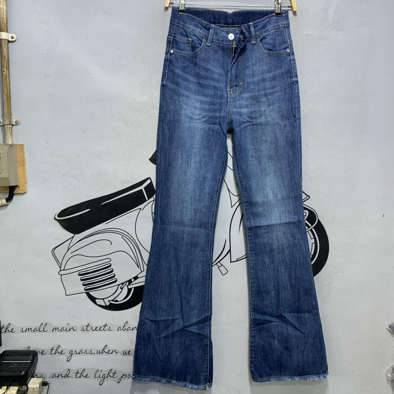 Women's CUTBRAY JEANS HIGHWAIST BOTTOM RAWIS | Shopee Philippines