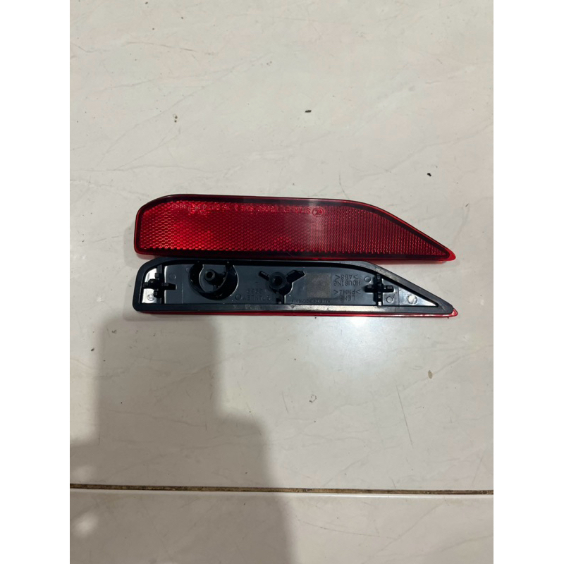 Mitsubishi ORI Rear Bumper EXPANDER Reflector Lamp | Shopee Philippines