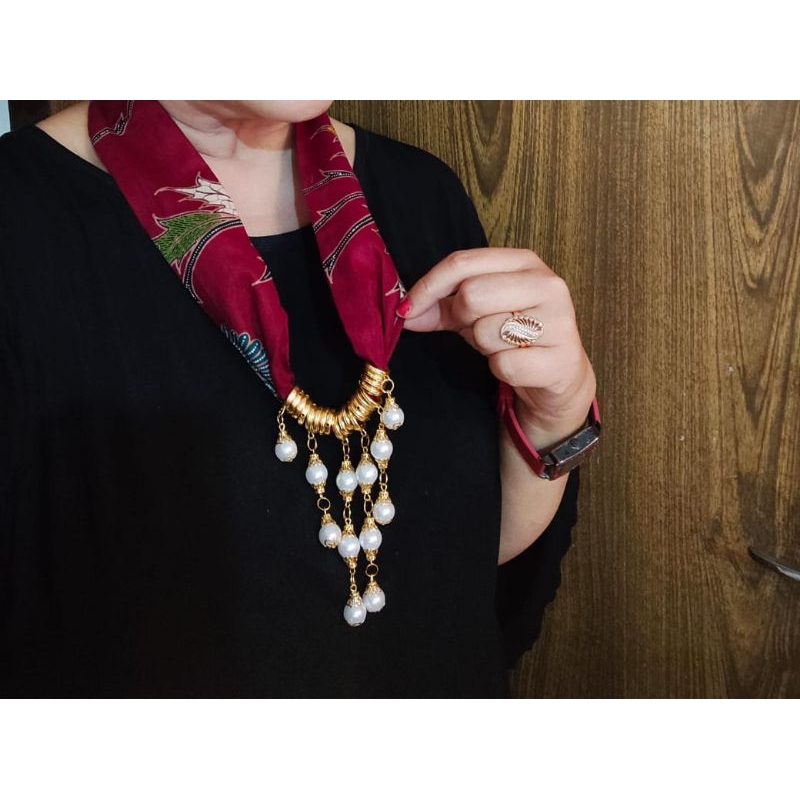 MERAH MAROON RED PEARL TASSEL NECKLACE || INDEPENDENCE ACCESSORIES || PEARL TASSEL BATIK ...