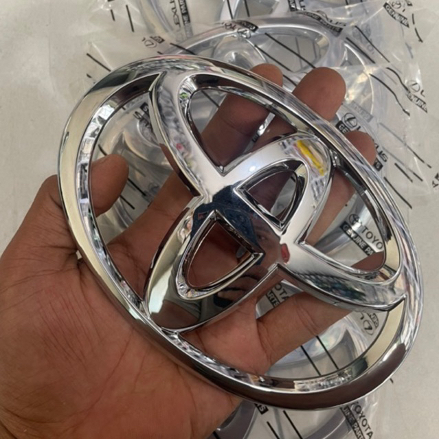 TOYOTA logo front grill innova grand 2012 2013 2014 2015 original ...