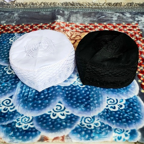 HITAM PUTIH Medina Caps Black And White Hajj Caps Songkok White Caps ...