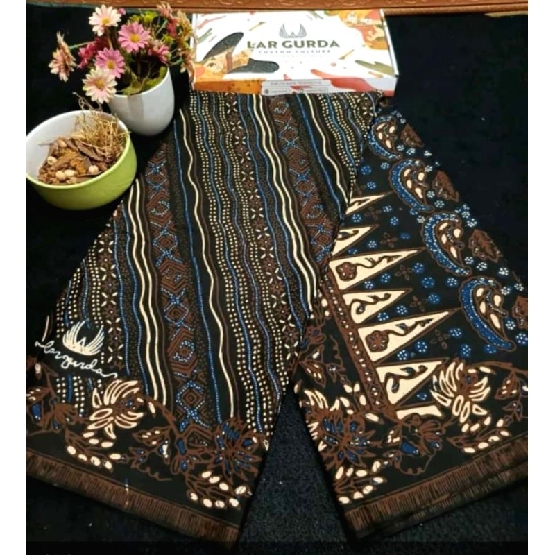 Lar Gurda TRADITIONAL Batik SARONG | LAR GURDA BATIK SARONG | SANTRI ...