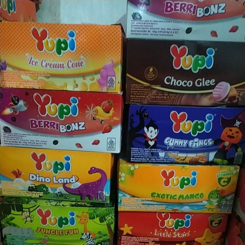 Yupi junglefun yupi gummy fangs various yupi 1 box | Shopee Philippines