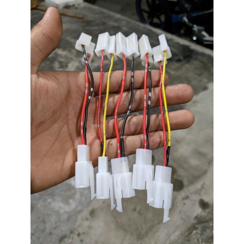 Adapter socket PNP Flasher 2 pin to 3 pin for all motorbikes | Shopee ...