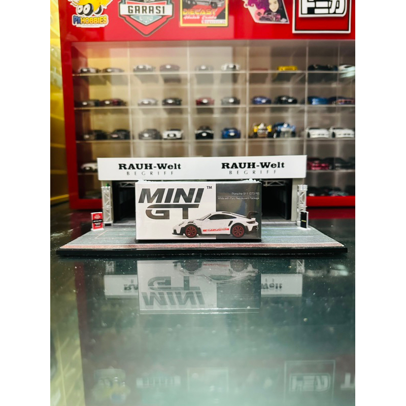Mini GT No. 630 Porsche 911 (922) GT3 RS White w/ Pyro Red Accent ...