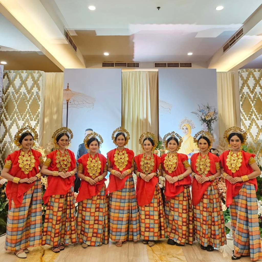 Women's Modern Bodo Clothes | Bugis Traditional Clothes for Kartinian ...