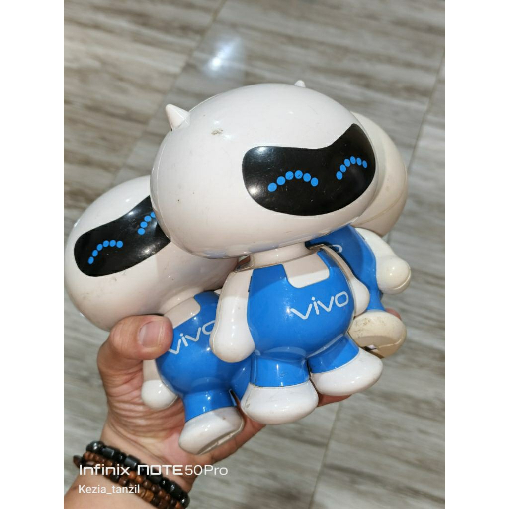 SALE OF VIVO RARE RARE RARE ROBOT COLLECTION SHOWN DISPLAY WITH ROBOT ...