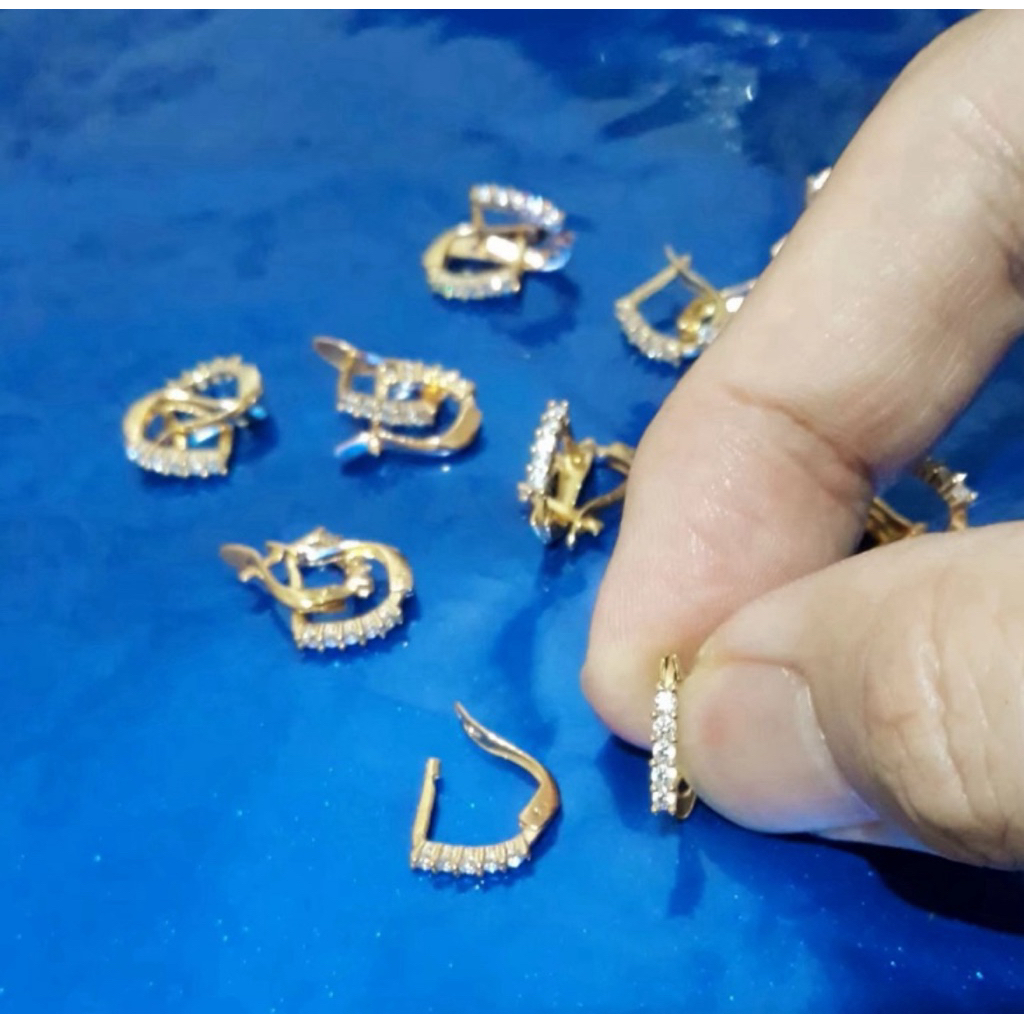 ELEGANT ANTI-RUST, ANTI-FADE titanium gold WOMEN'S EARRINGS | Shopee ...