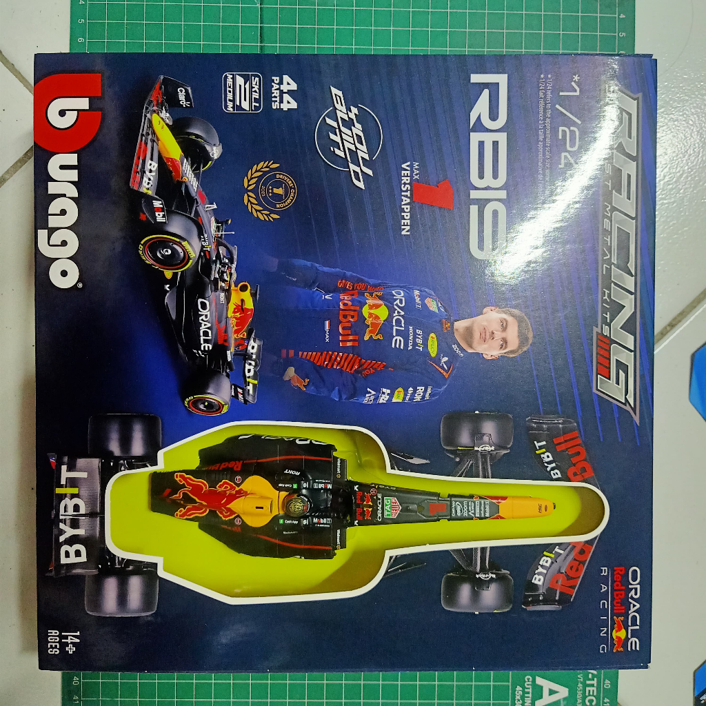 Bburago Oracle Red Bull Racing F1 Model Kit - Maxx 1 Verstappen - 1:24 ...