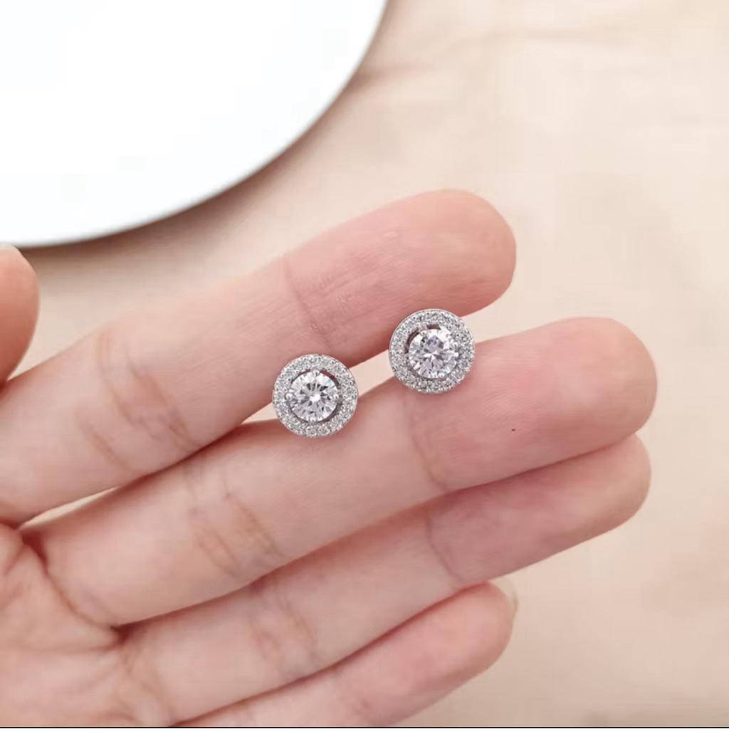 Latest titanium silver women's earrings, anti-rust, anti-fade | Shopee ...