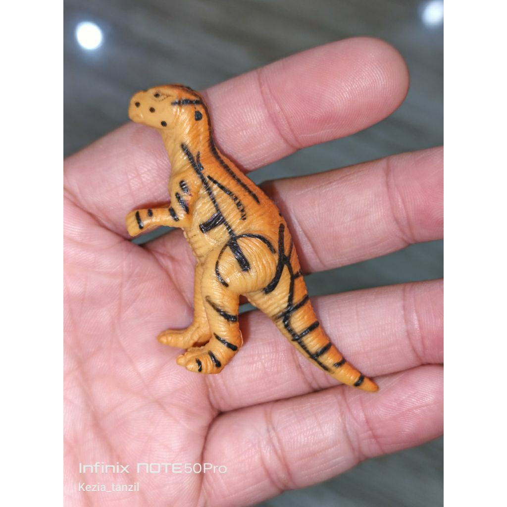 REPLIKA SELLING RUBBER ANIMALS DINOSAUR TREX TIREX TIREKS TIREK ANIMAL ...