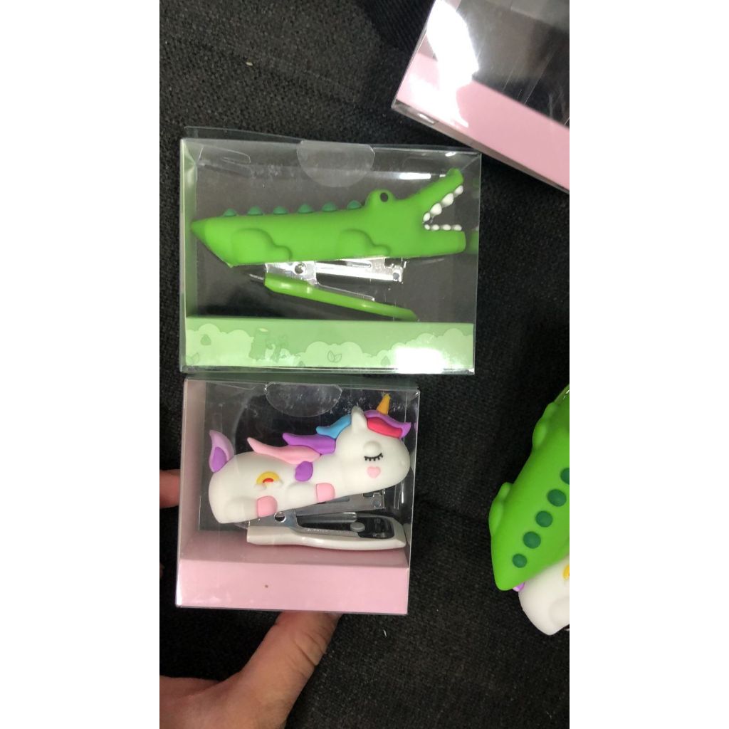 Stapler, really picture of a crocodile / pony, unit (content of hecter ...
