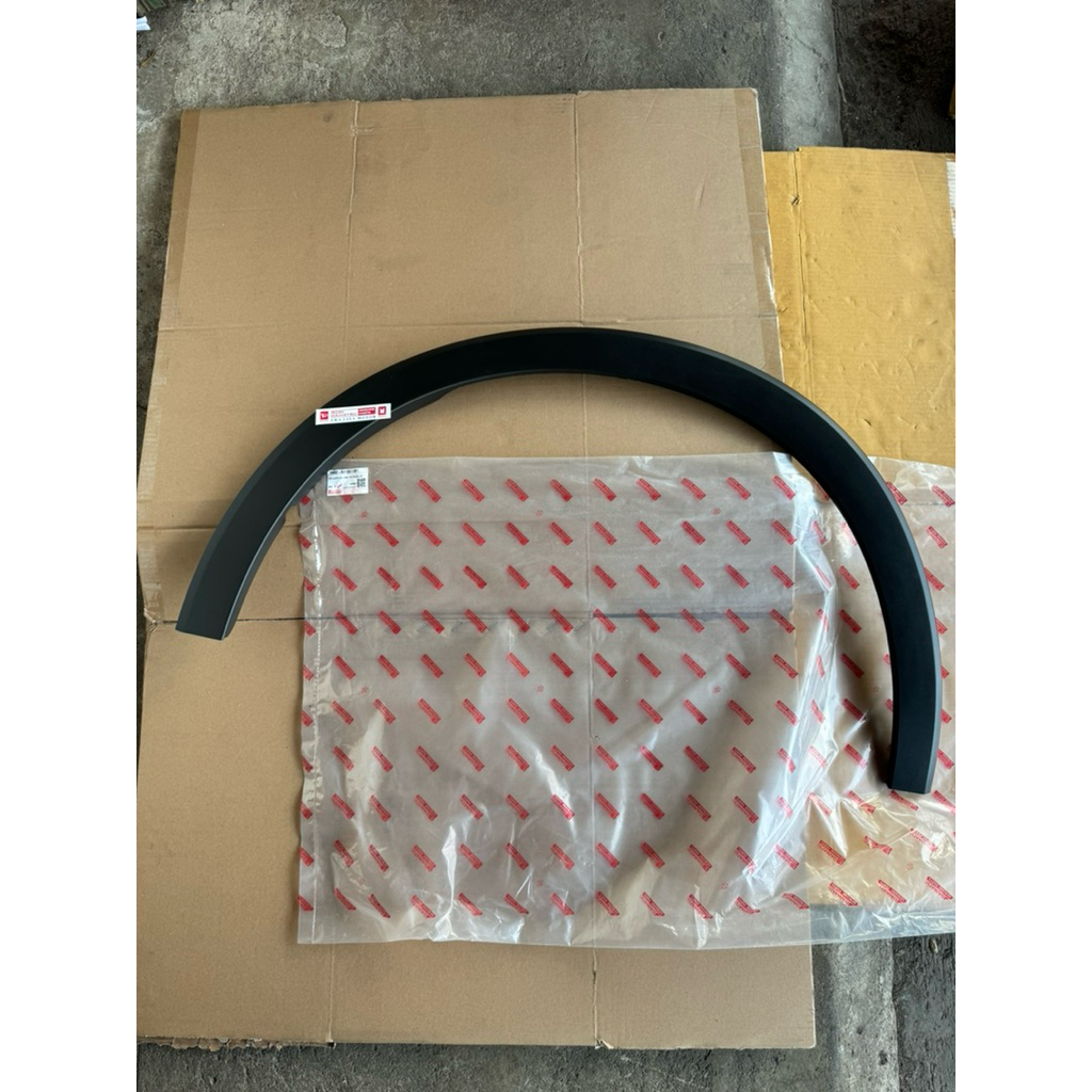 List of original rocky raize left front fender moldings | Shopee ...