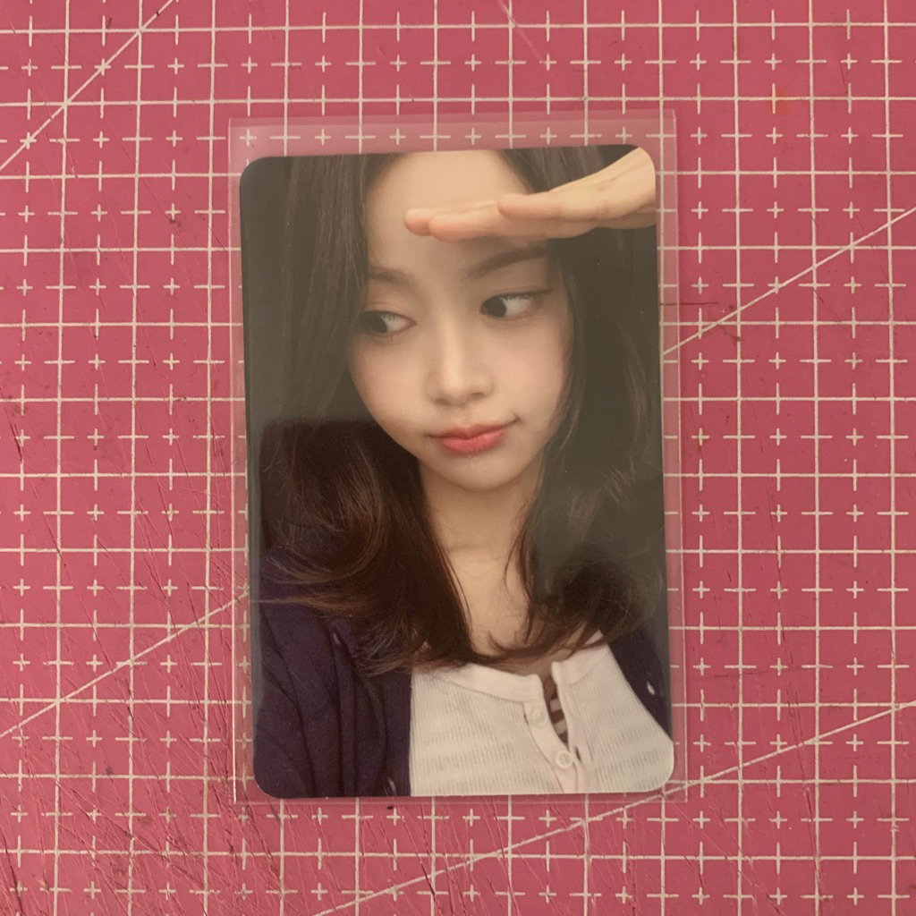 Hearts2Hearts Carmen Lucky Draw Official photocard | Shopee Philippines
