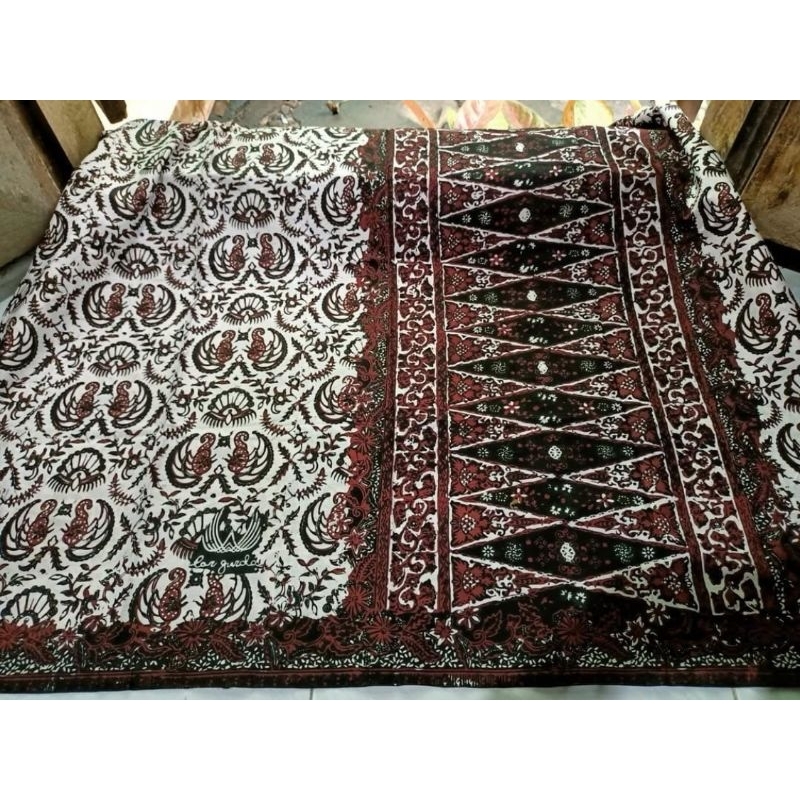 Exclusive Largurda Batik Sarong – Elegant Design for Men | Shopee ...