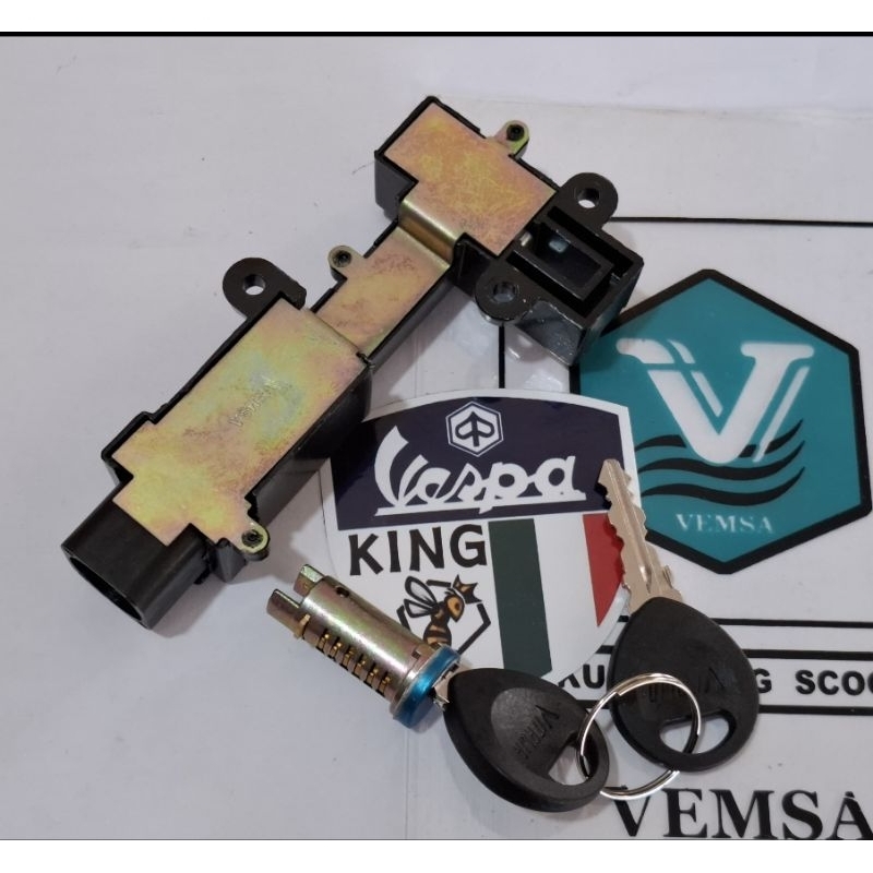 Classic vespa front seat lock Pxe exclusive strada house front saddle ...