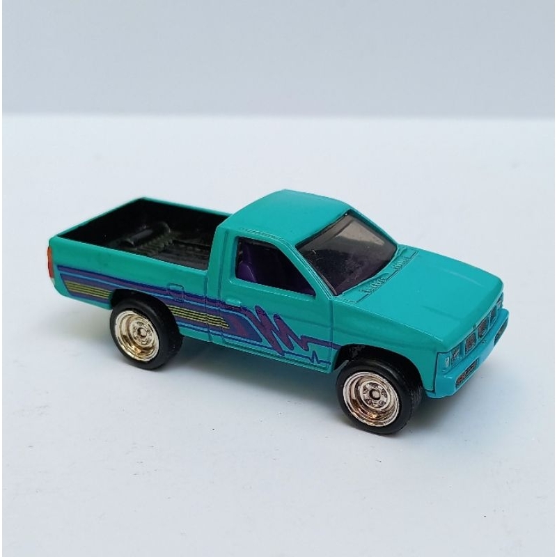 Hot wheels custom 93 nissan hardbody (d21) premium boulevard custom ...