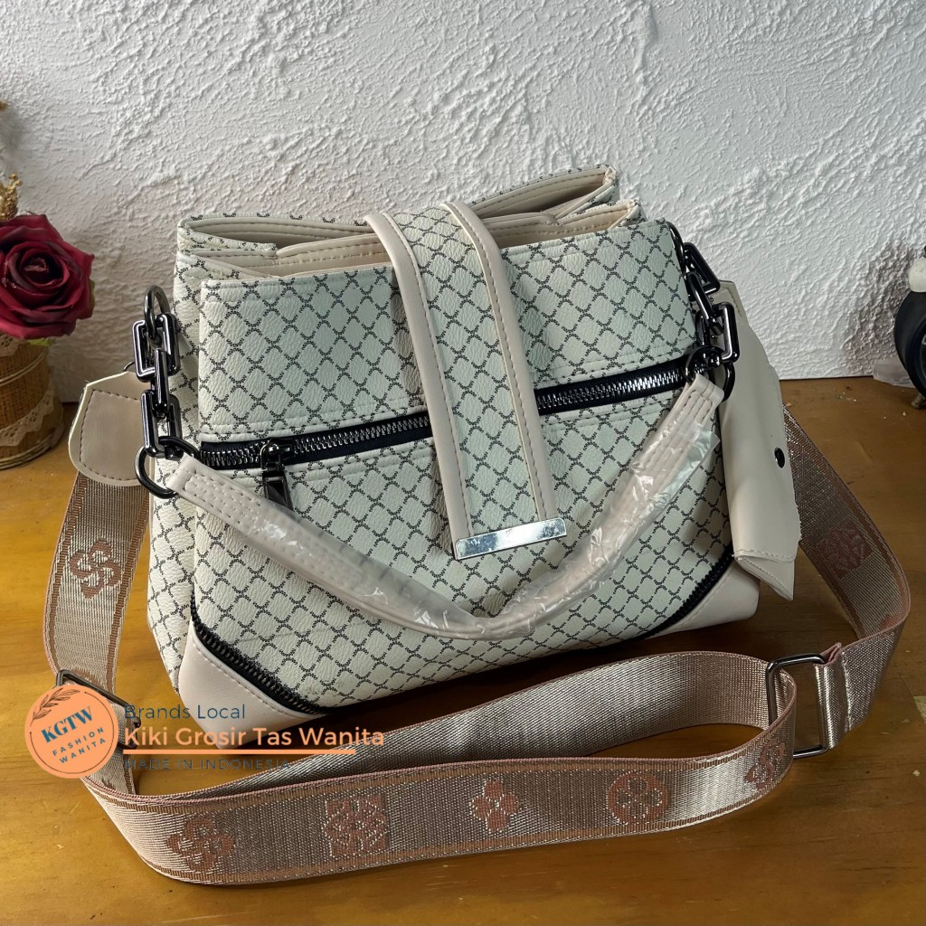 LOKAL [Local Premium] LEMPANG SOULDER 4-room RETRO CLASS 2 Strap FREE ...
