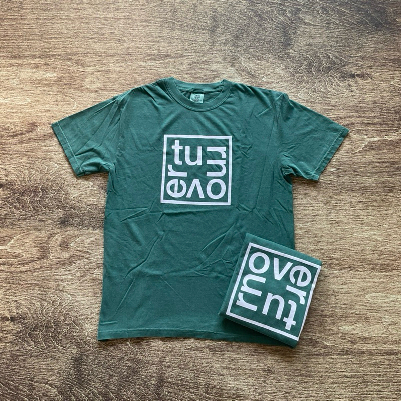 Turnover OFFICIAL BAND KAOS - BOX LOGO GREEN TSHIRT MERCHANDISE ...