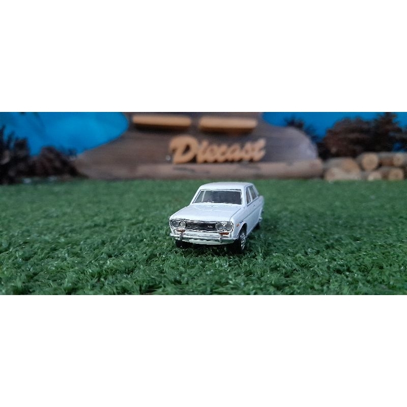 PUTIH Diecast Miniature Nissan Bluebird white 1:64 scale | Shopee ...