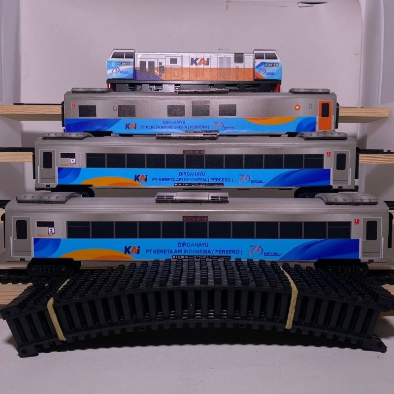 MESIN [WITHOUT MACHINE ] INDONESIAN TRAIN TOY CC206 CC206 TRAIN RANGE ...