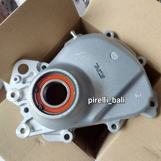 Vespa 946 and GTS 150 3v Gearbox Cover Original Piaggio Gear Box ...