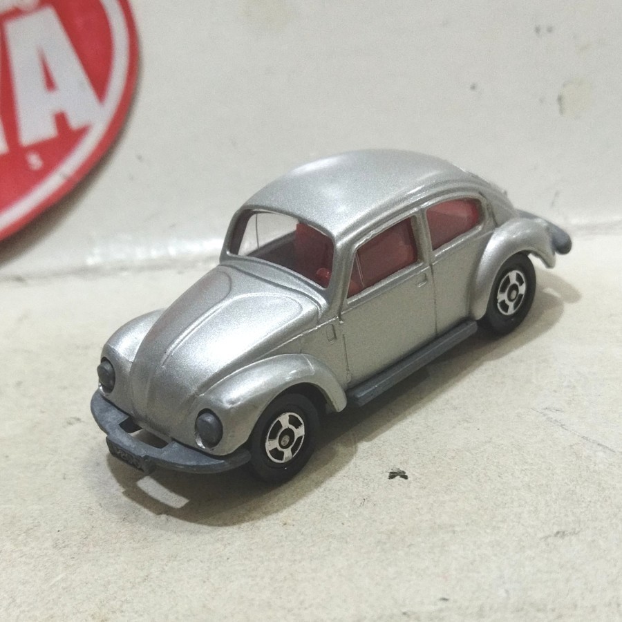 MERAH Tomica Volkswagen Beetle 1200LSE Silver VW bug Tomy red F20 or 100 Loose made in Japan ...