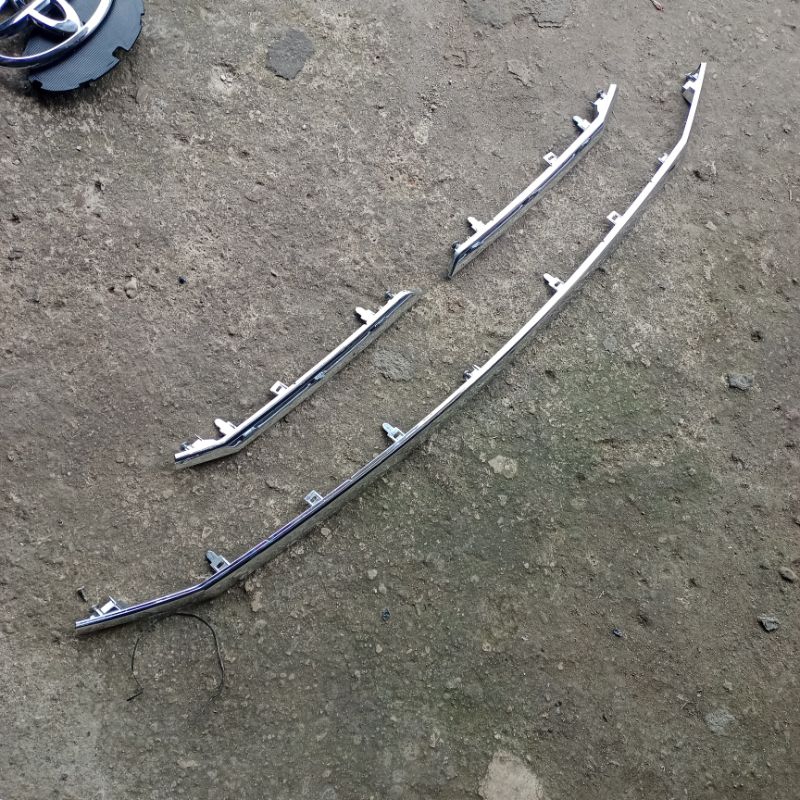 Innova reborn chrome grill trim | Shopee Philippines