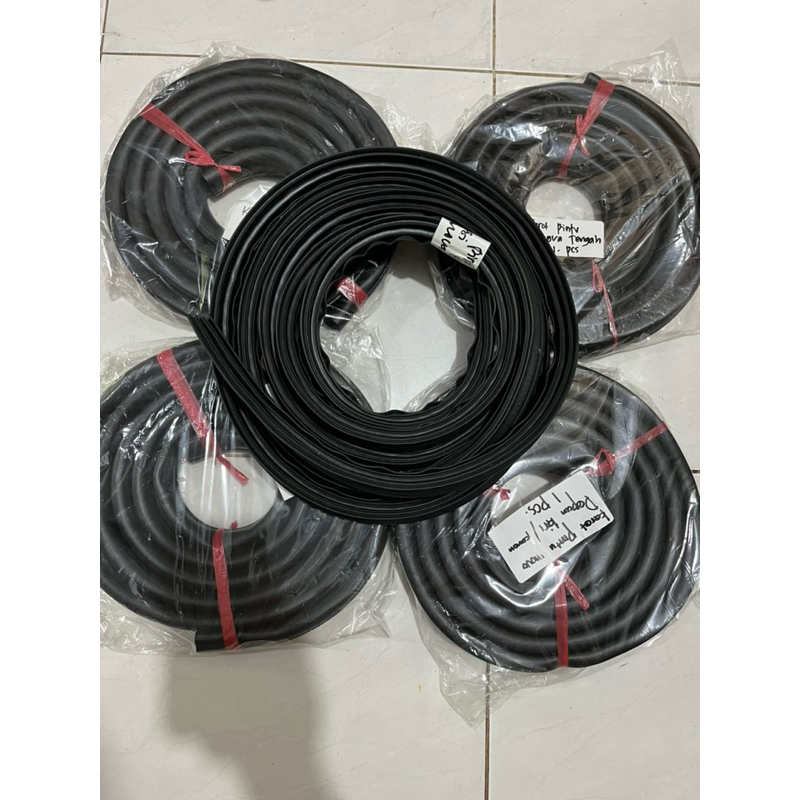 Innova FULL SET DOOR BALLOON RUBBER 2005 -2015 ORIGINAL | Shopee ...