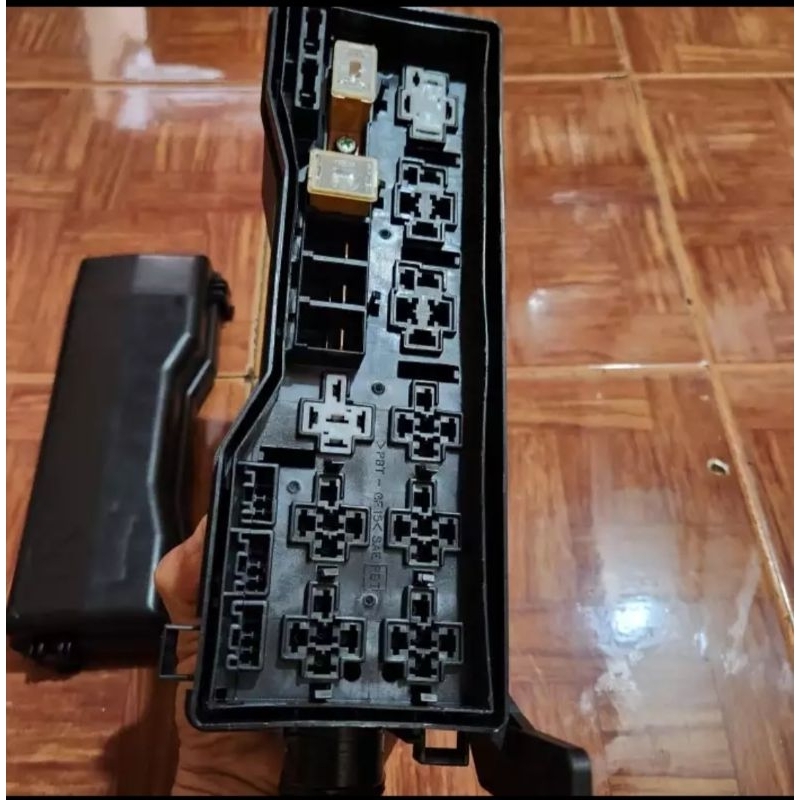 Original isuzu elf nkr fuse Box | Shopee Philippines