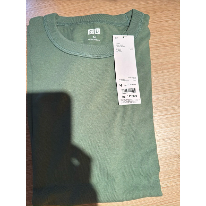 HIJAU Uniqlo Green Plain T-shirts 100% Original New Mall Condition ...