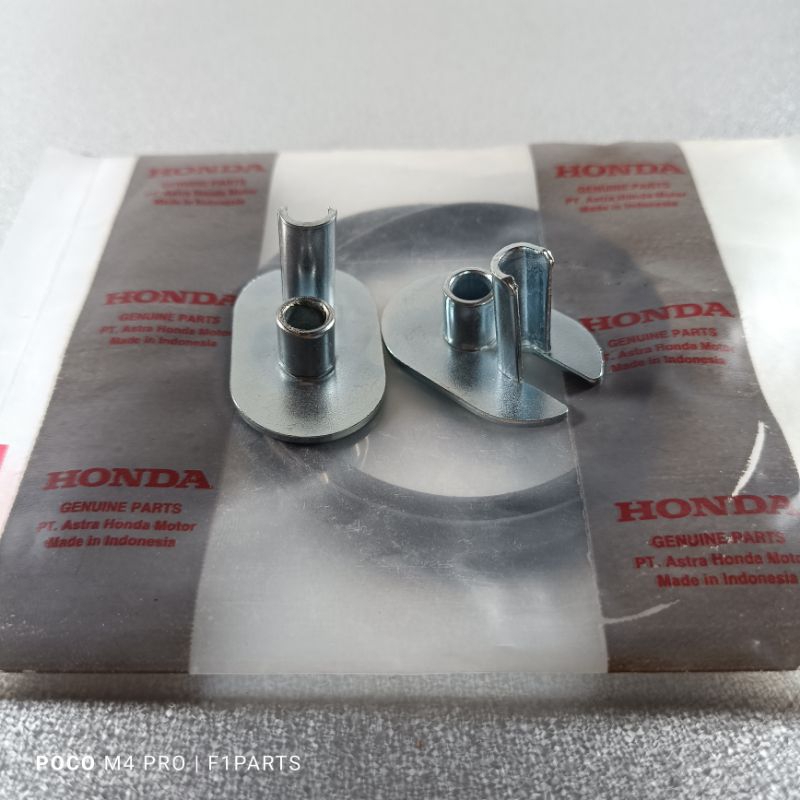 Collar Winker IRON PLATE TURN SIGNAL MOUNT Honda VARIO 125/150 Original ...