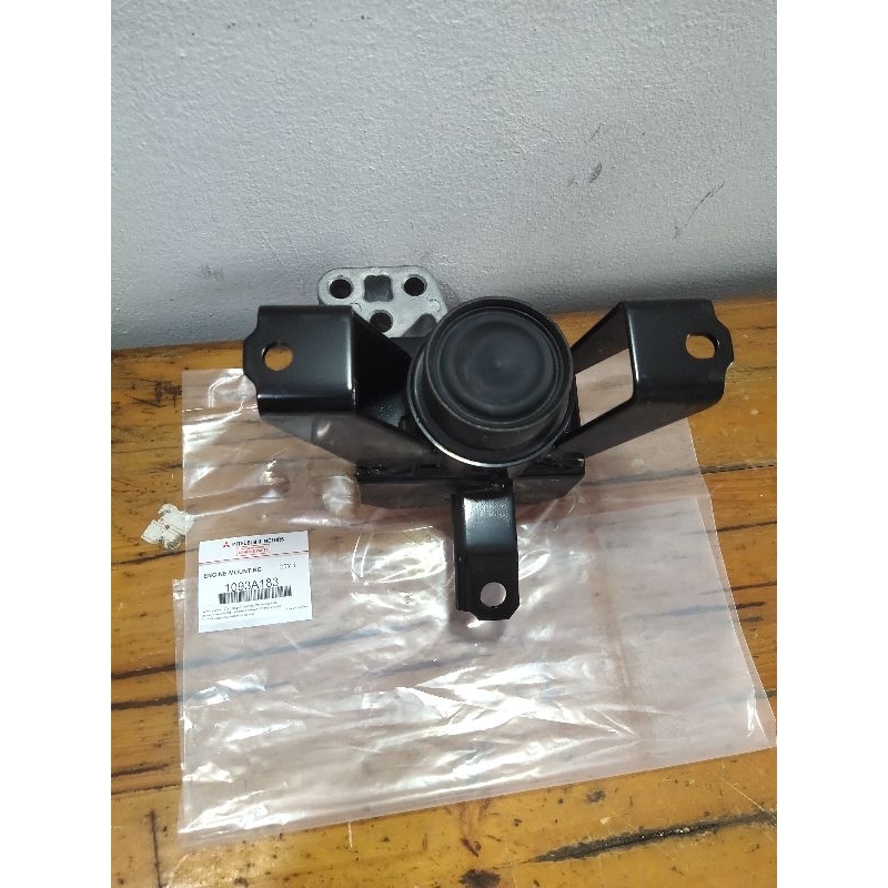 Original Mitsubishi Xpander Right Engine Mounting KTB 1093A183 | Shopee ...