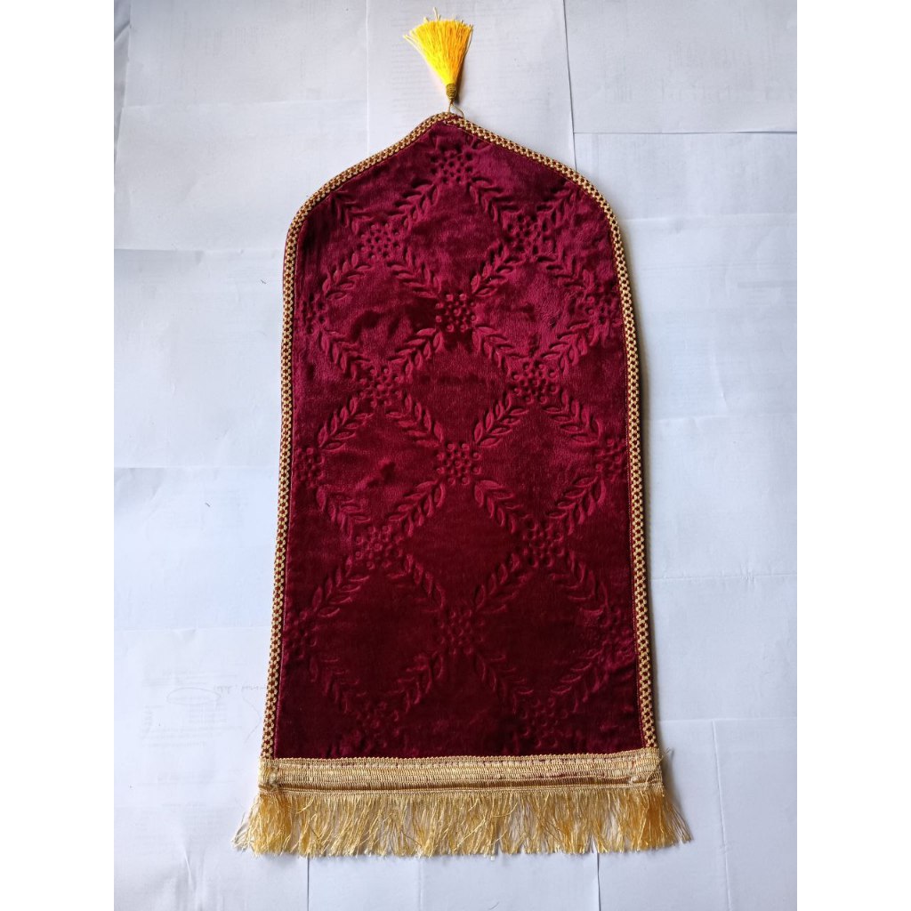 Nice soft embossed plain dome prayer mats by small and large Umrah Hajj ...