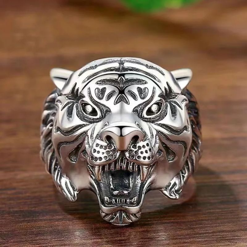 Narnia White Tiger Design Retro Ring / The White Tiger of Narnia ...