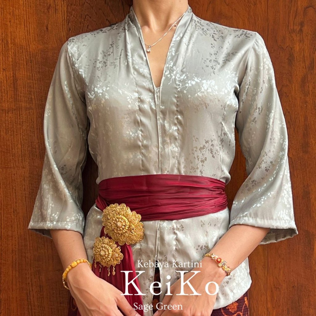KEIKO Kartini Silk Kebaya Top, Modern Balinese Graduation Kebaya ...