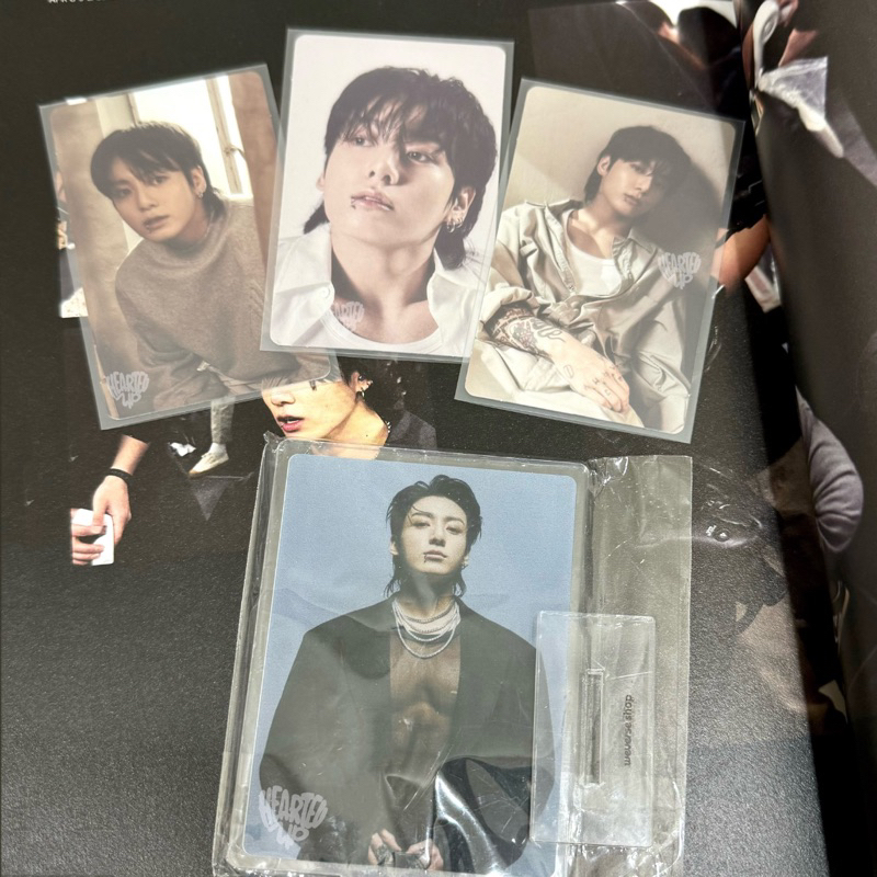 [READY] JUNGKOOK GOLDEN WEVERSE POB SECOND ROUND - R2 POB GOLDEN WESTE ...