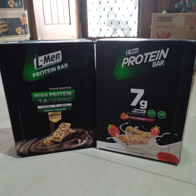 L-men protein bar crunchy chocholate/strawberry contains 12 sachets- low fat high protein snack ...