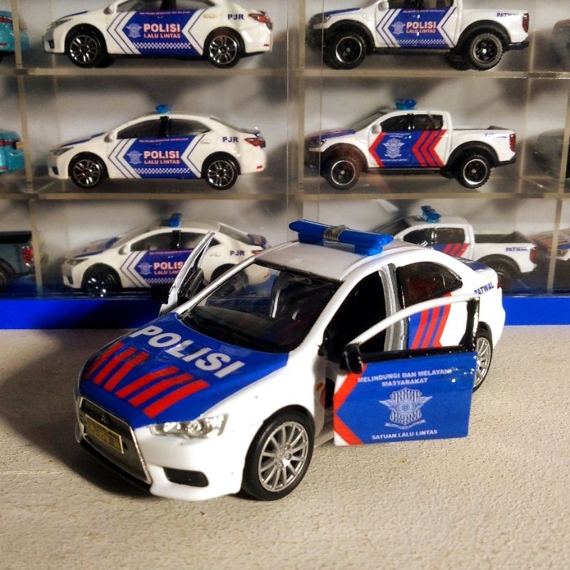 Diecast SCALE 1:36 MITSUBISHI LANCER EX CUSTOM MINIATURE POLICE CAR ...